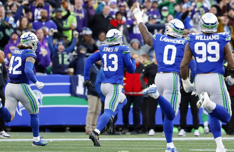 Seahawks defense dominates as Seattle blanks Vikings 26-0